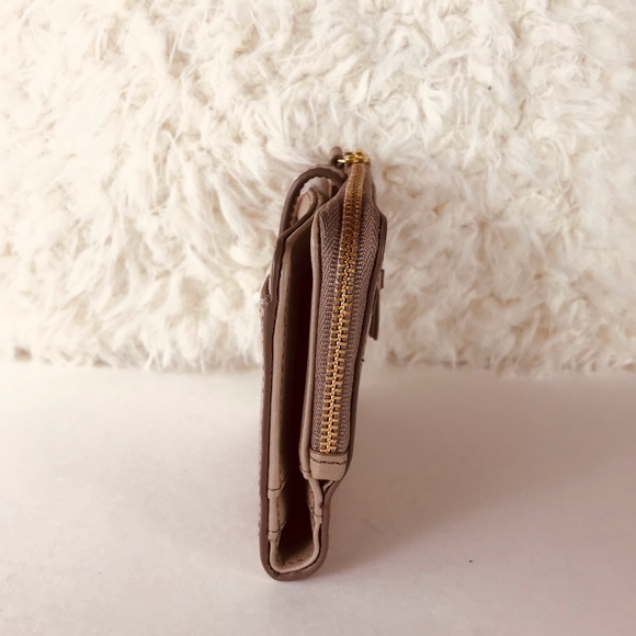 Fossil | Bags | Fossil Wallet Fiona Tab Champagne | Poshmark